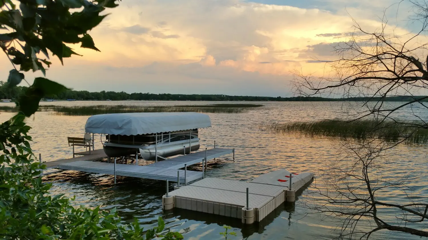 Floating Dock for Sale: Buyer's Guide to Floating Boat Docks for Sale ...
